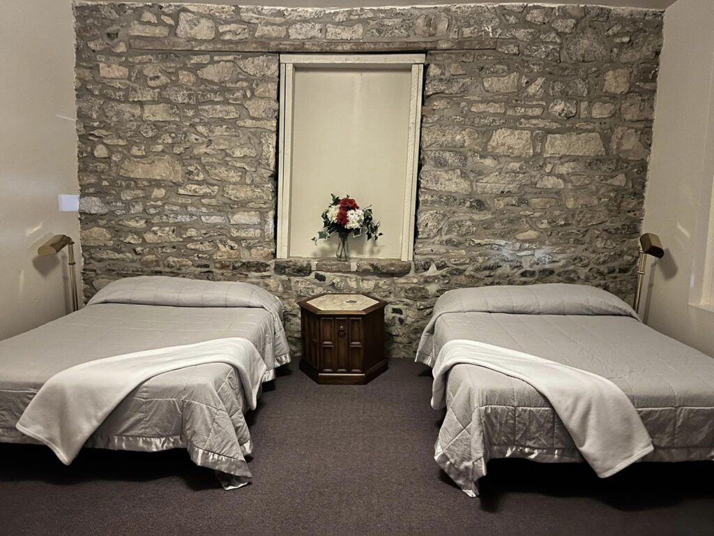 Stoner’s Mansion House Hotel – Stoner's Mansion House